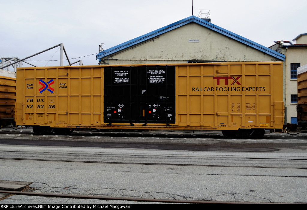 TBOX 639336 60-9 ft Double Door Excess Height Boxcar TTX (side B)