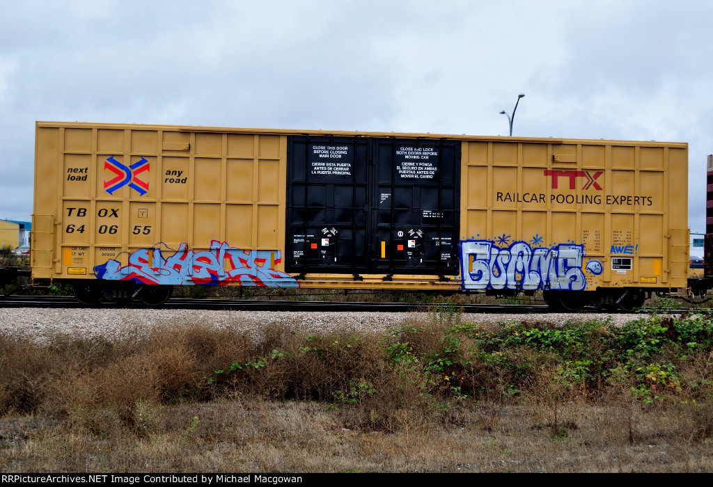 TBOX 640655 60-9 ft Double Door Excess Height Boxcar TTX (side A)