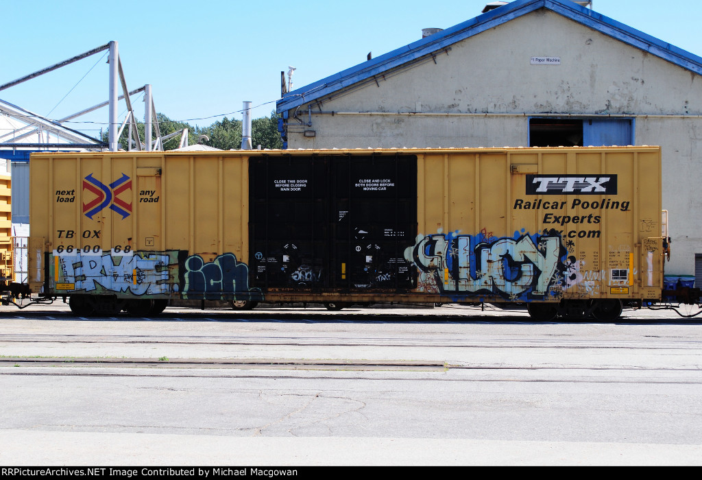 TBOX 660068 60-9 ft Double Door Excess Height Boxcar TTX (side B1)