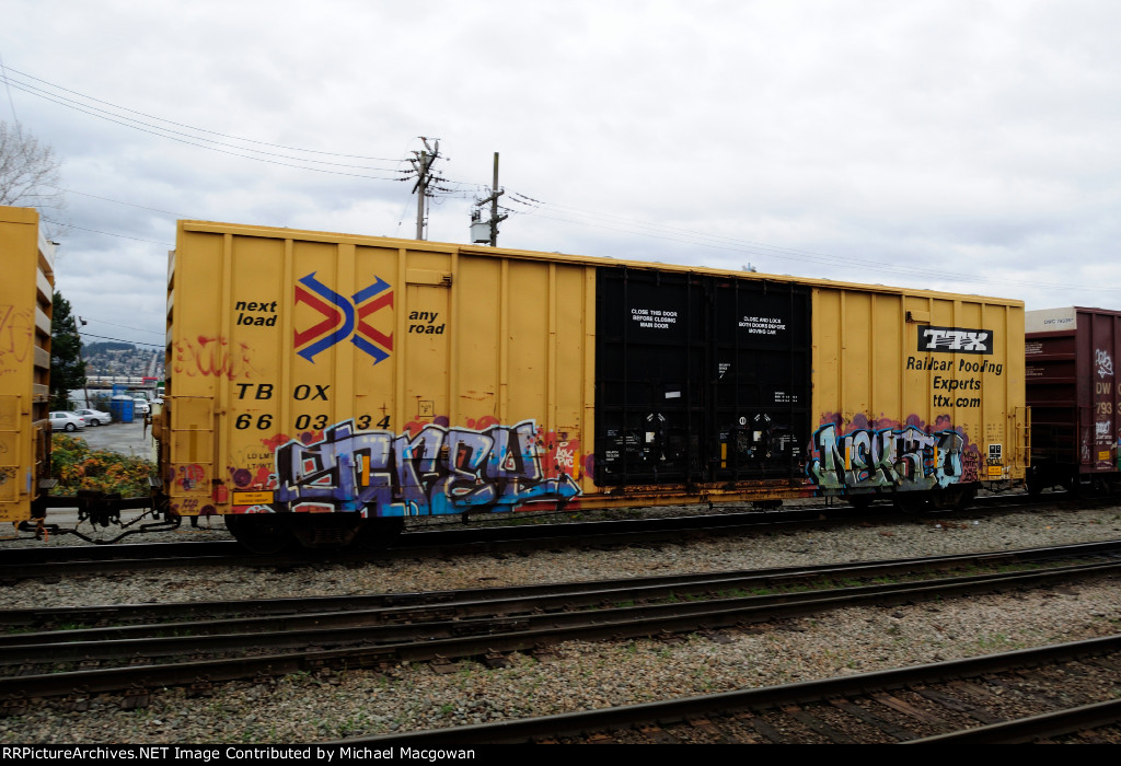 TBOX 660334 60-9 ft Double Door Excess Height Boxcar TTX (side A)