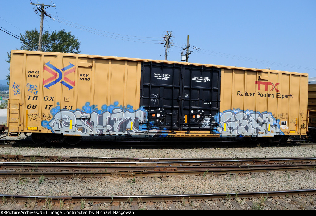 TBOX 661743 60-9 ft Double Door Excess Height Boxcar TTX (side A)