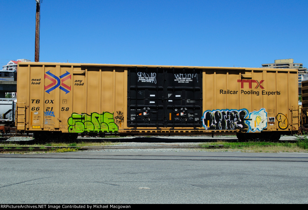 TBOX 662158 60-9 ft Double Door Excess Height Boxcar TTX (side A)