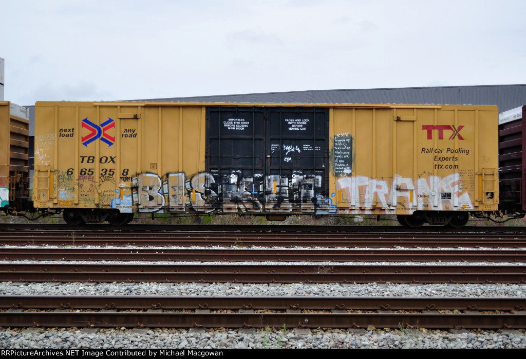TBOX 665358 60-9 ft Double Door Excess Height Boxcar TTX (side A)