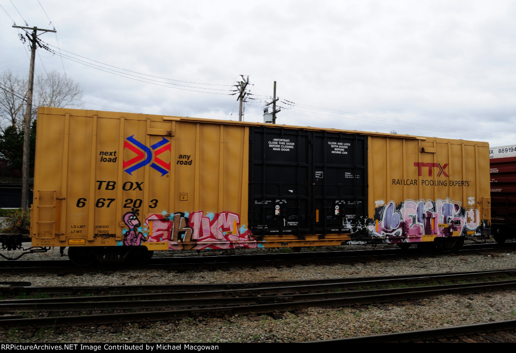 TBOX 667203 60-9 ft Double Door Excess Height Boxcar TTX (side A)