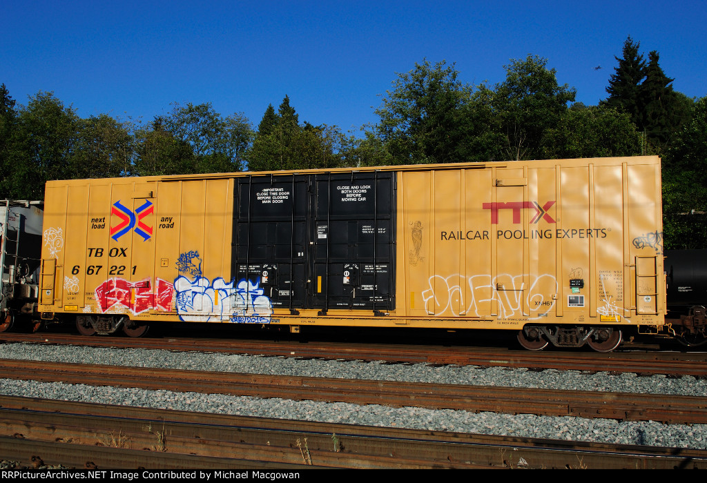TBOX 667221 60-9 ft Double Door Excess Height Boxcar TTX (side B)