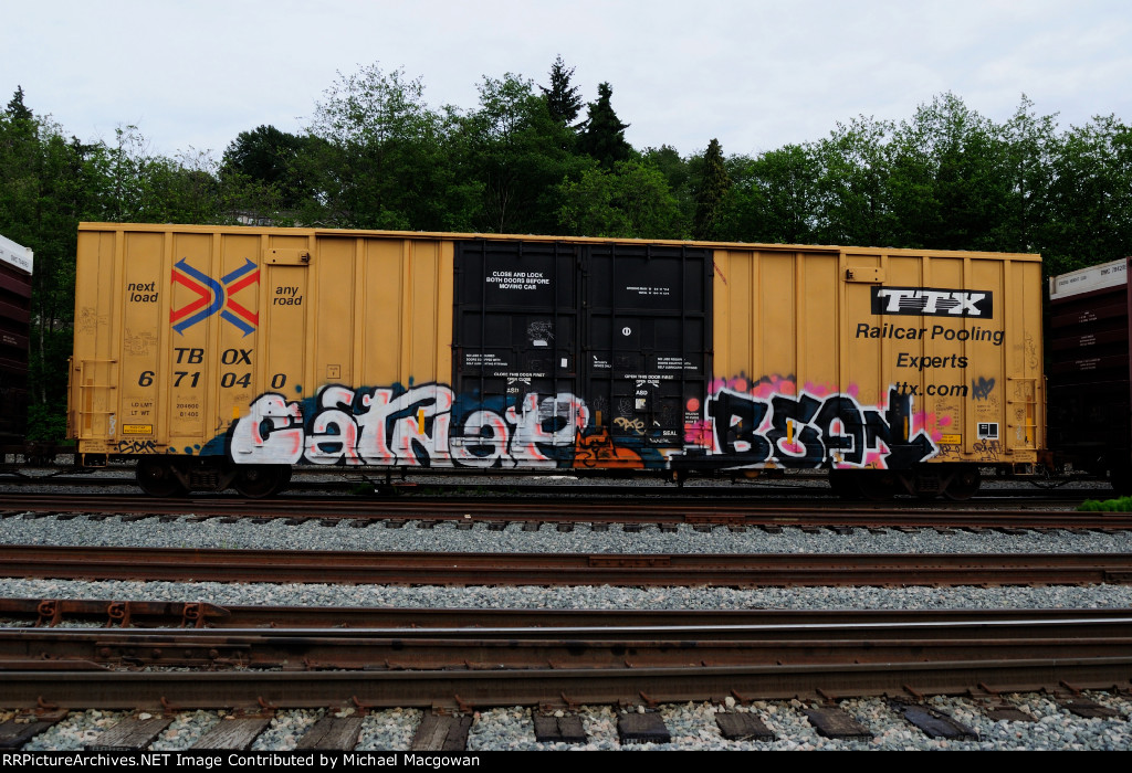 TBOX 671040 60-9 ft Double Door Excess Height Boxcar TTX (side A)