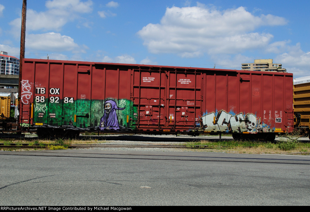 TBOX 889284 60-9 ft Double Door Excess Height Boxcar (side A)