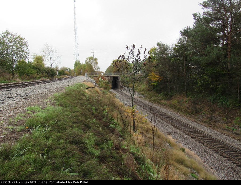 Siding Track looking East, leads east to switch spur for Frontier ...