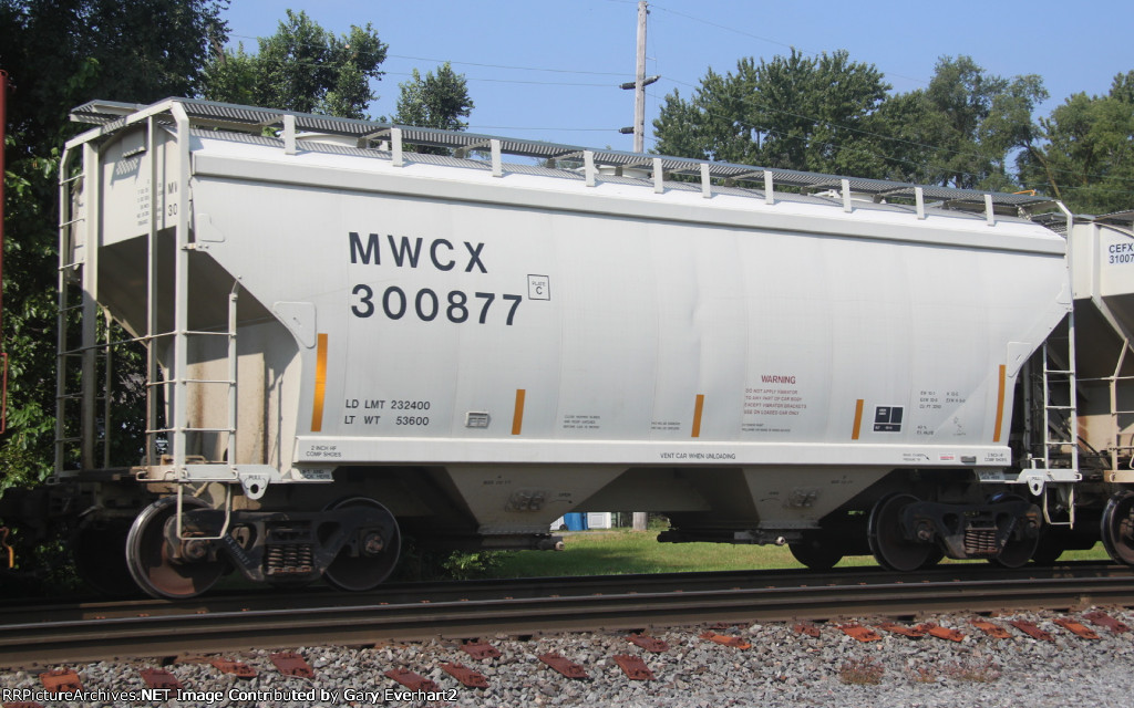 MWCX 300877 - Midwest Railcar Corp