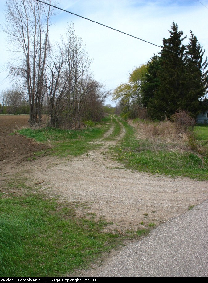 Northward back into town from Dodge Rd