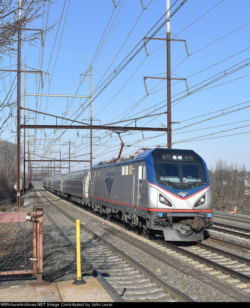 Amtrak Sprinter # 670 leading a Westbound Keystone