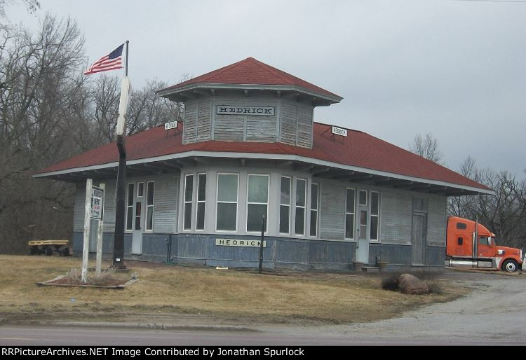 Hedrick, IA depot, south side