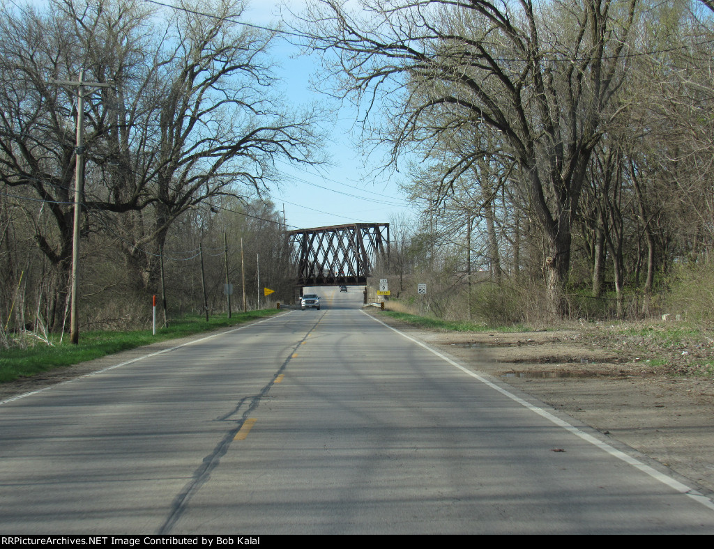 Pekin Route 29 Railroad Bridge Looking North