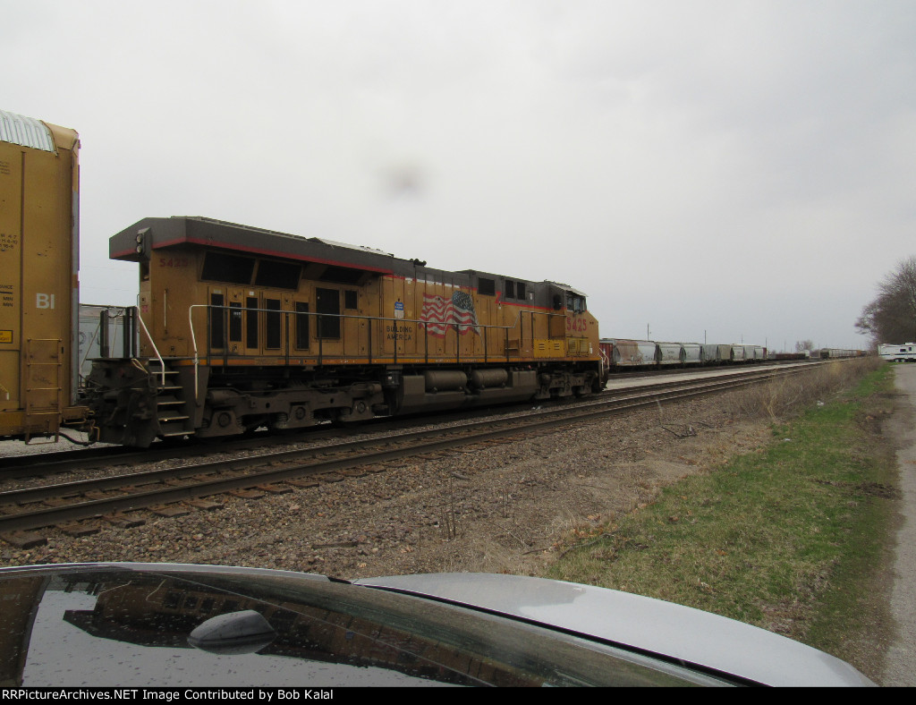 UP 5425 Heading South