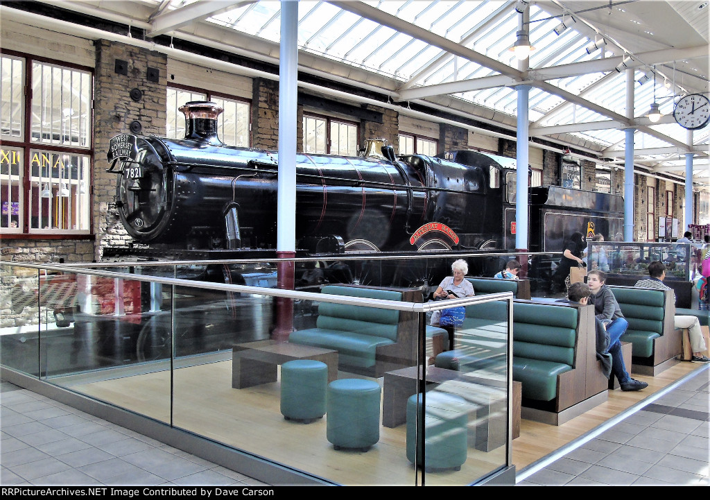 GWR 7821 in Foodcourt