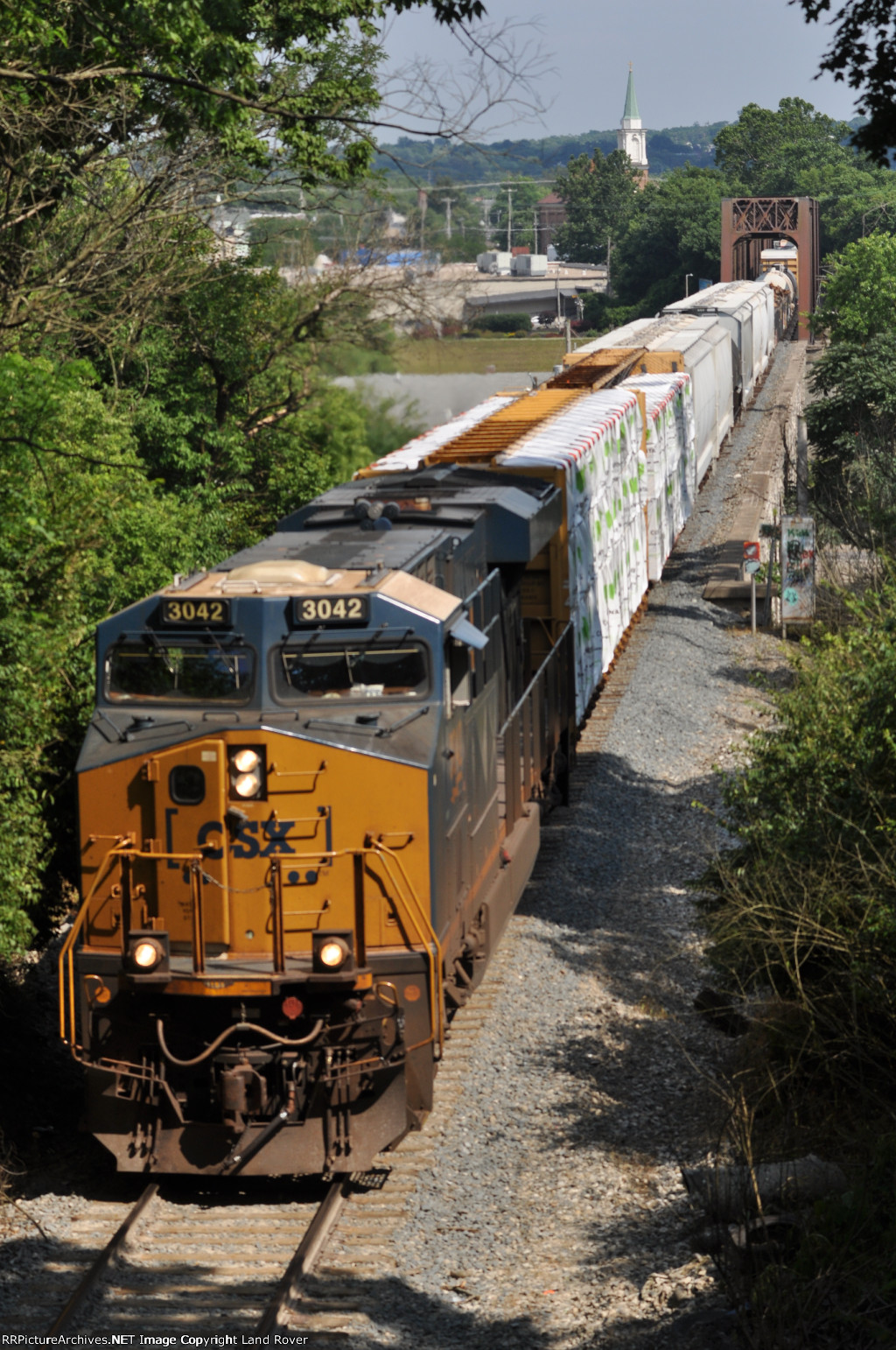 CSXT 3042 On CSX Q 360 Westbound