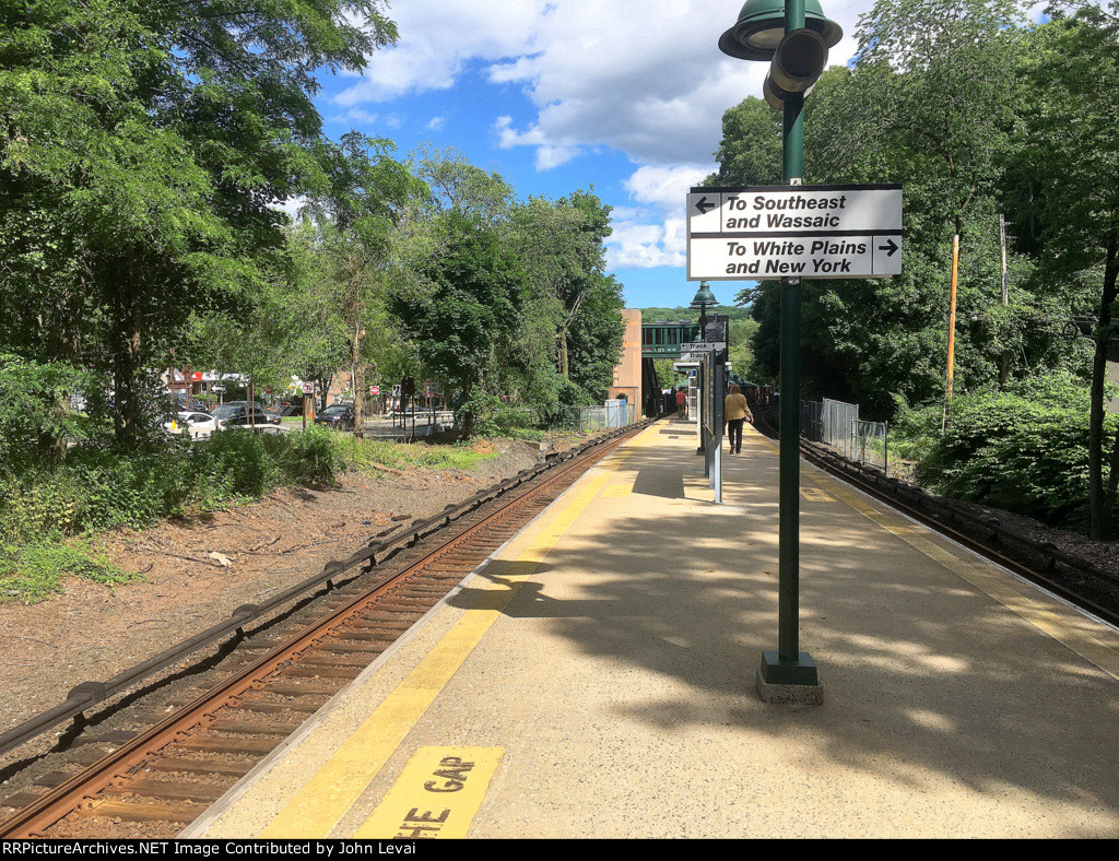 Valhalla Station-looking south