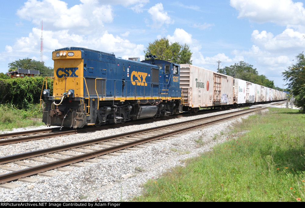 CSX 1237 on CSX Y108