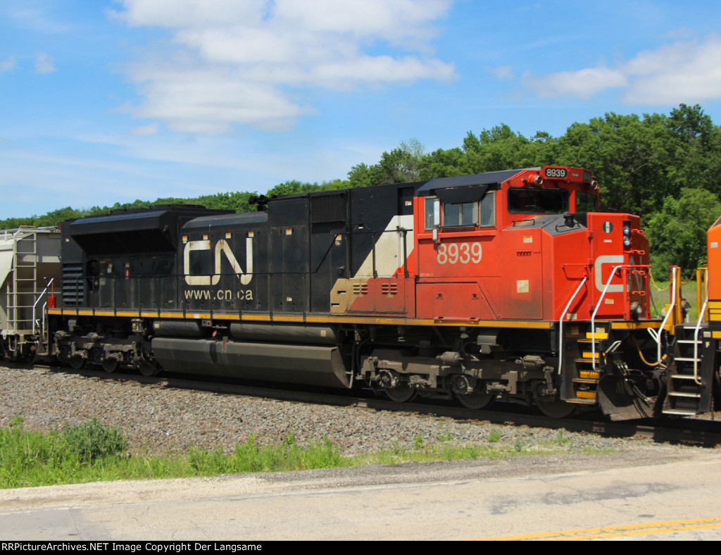 CN 8939