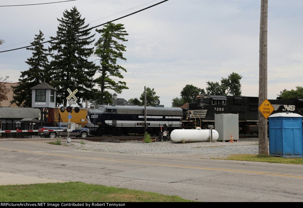 Wabash 671 and NS 7282