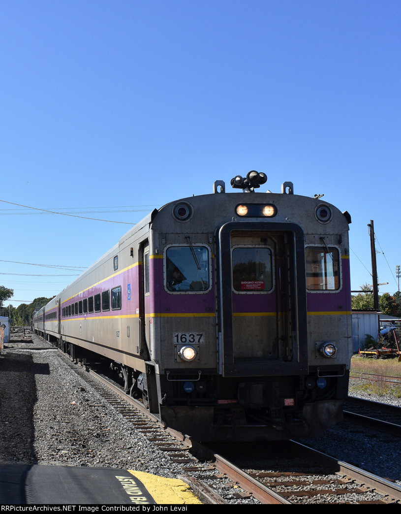MBTA Bombardiar Cab Car # 1637 leads Train # 418 into Ayer Station.