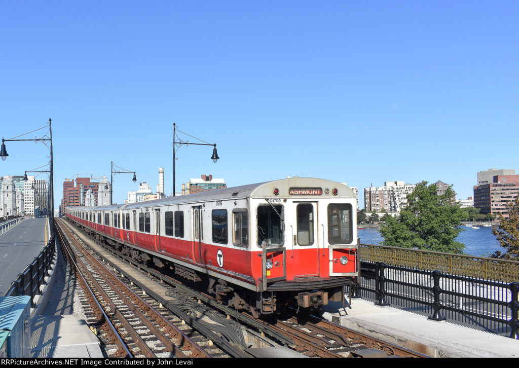 T Red Line at Charles/MGH Station