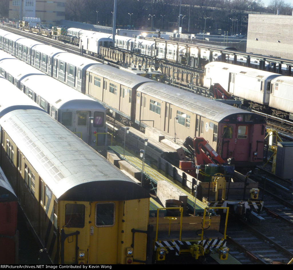 IST World's Fair R36 9401 with R33/R161 rider car RD419