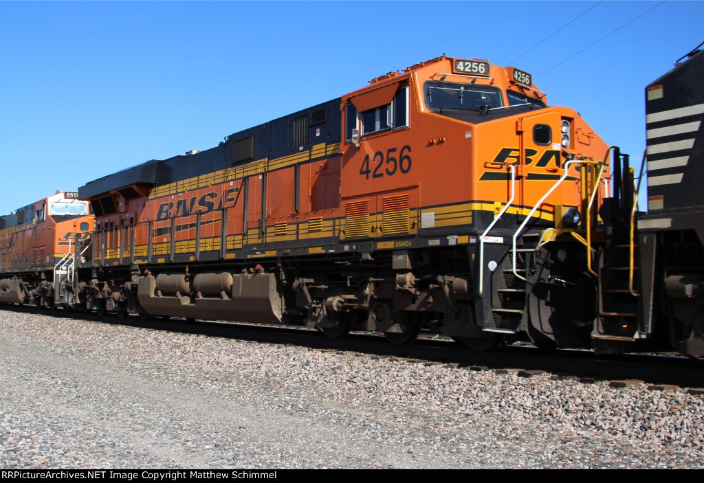 BNSF 4256