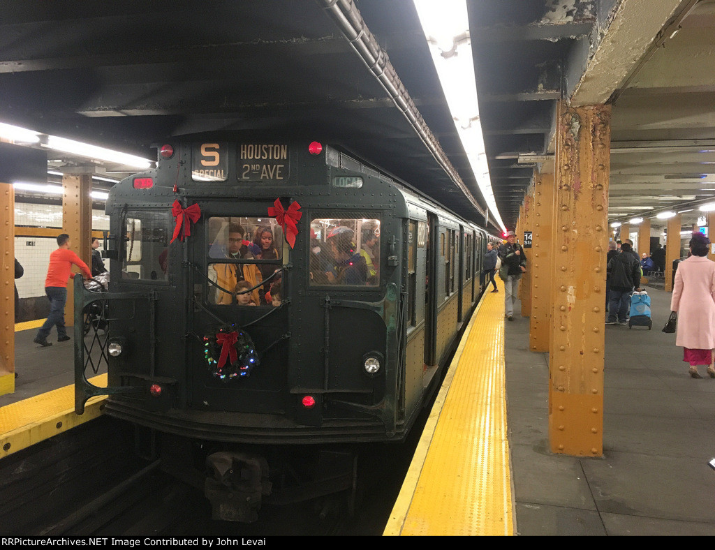 NYCMTA 2019 Holiday Vintage Subway at 145th Street Station