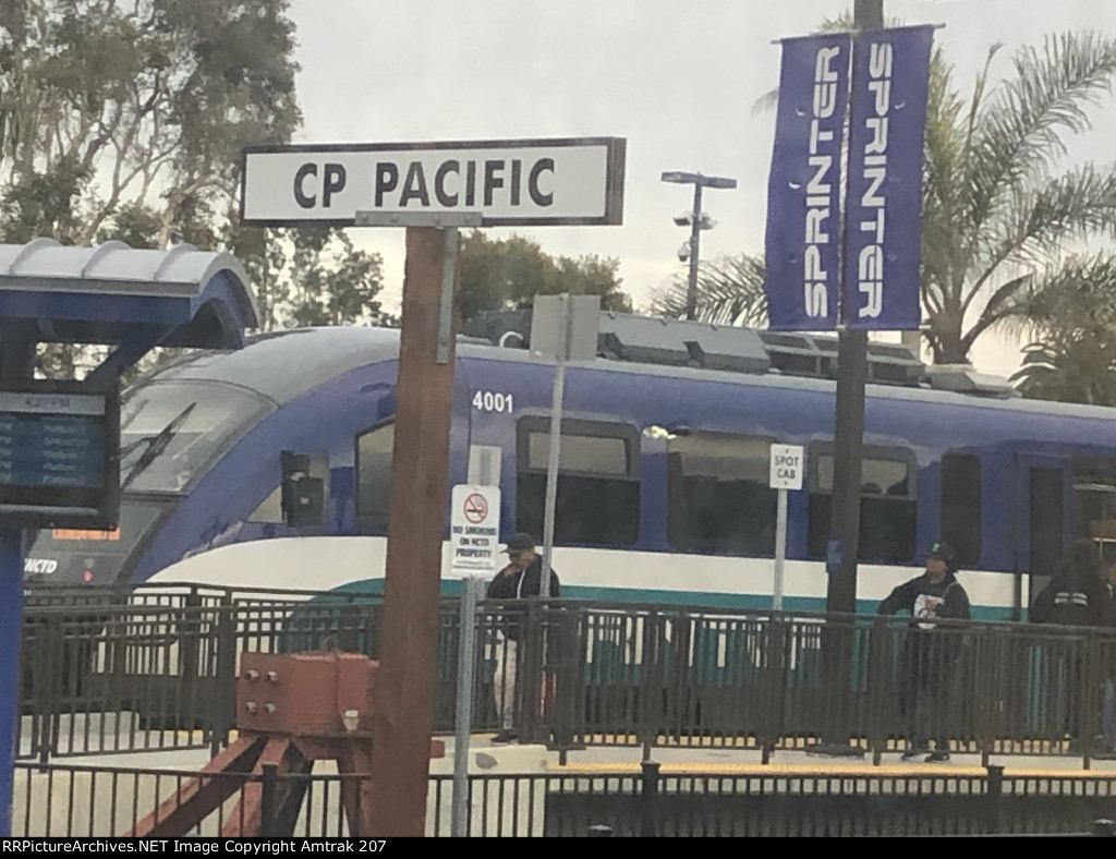 Sprinter Siemens LRV #4001 Turns Around at Oceanside
