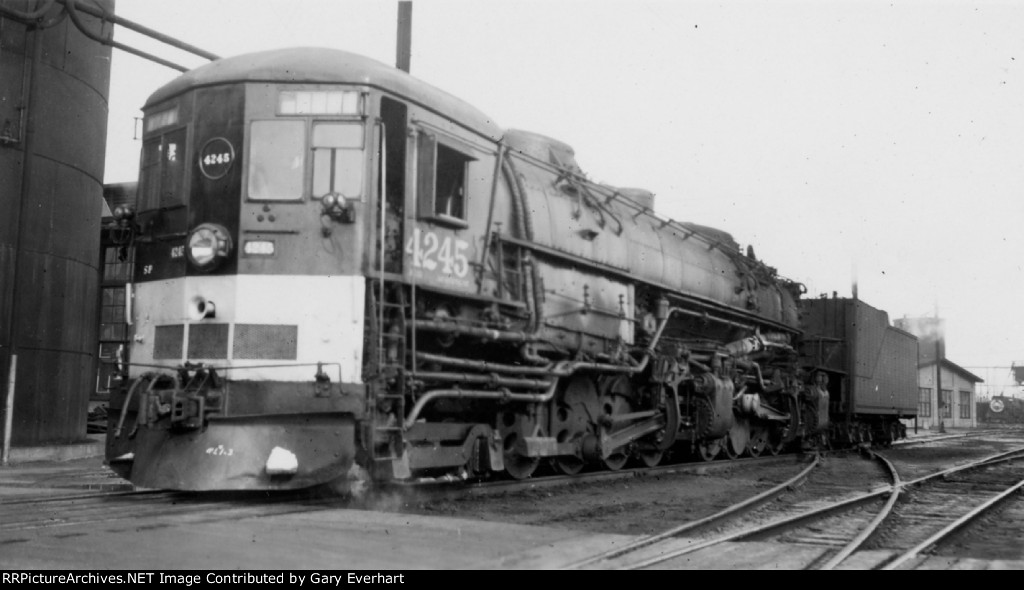 SP 4-8-8-2 #4245 - Southern Pacific Cab Forward