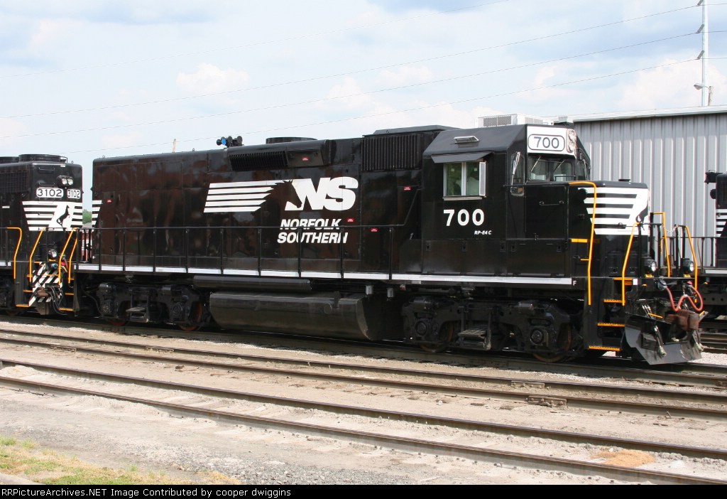 NS700 ex NS 2761