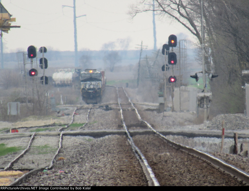 NS 3639 9181 idle on Siding West of Sidney from Bryan St Crossing