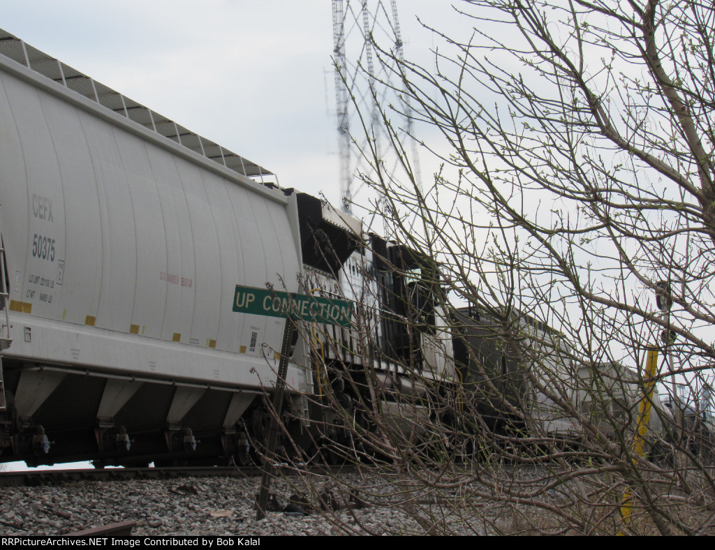 NS 3639 9181 Eastbound over UP with NS 1110 in the Middle