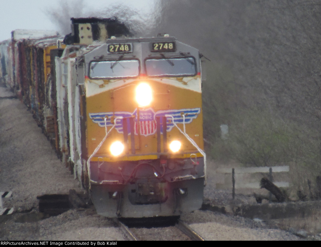 UP 2748 6964 Southbound towards Sidney crossing Salt Fork River Bridge