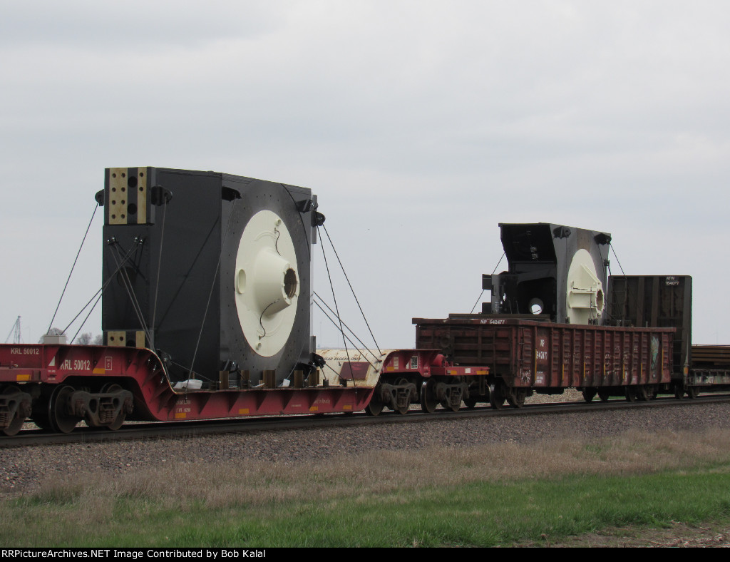 UP 2748 6964 saw this train earlier South of Royal to get these loads ...