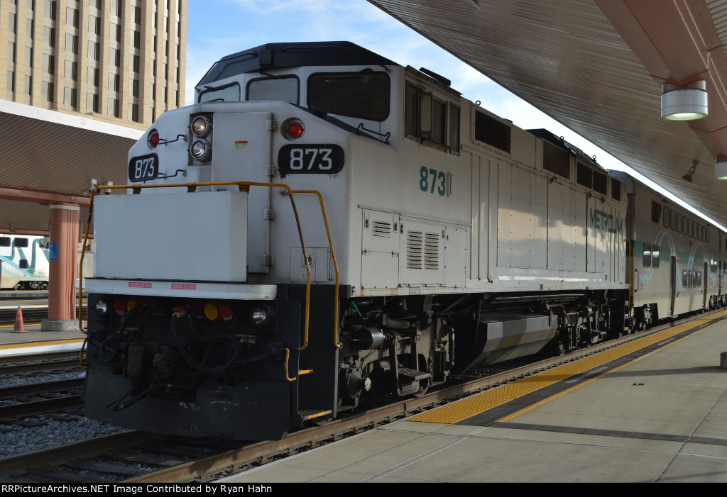 SCAX 873 Waiting at Union Station