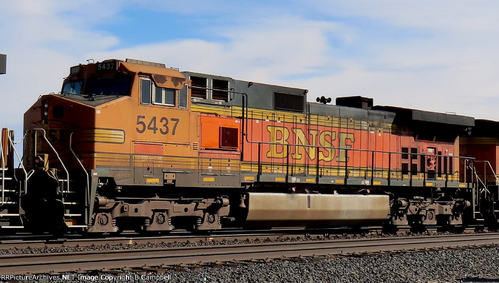 BNSF 5437