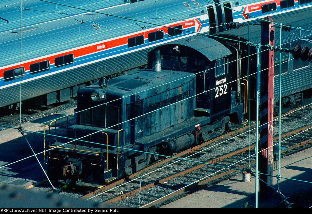 Amtrak SW1 #252