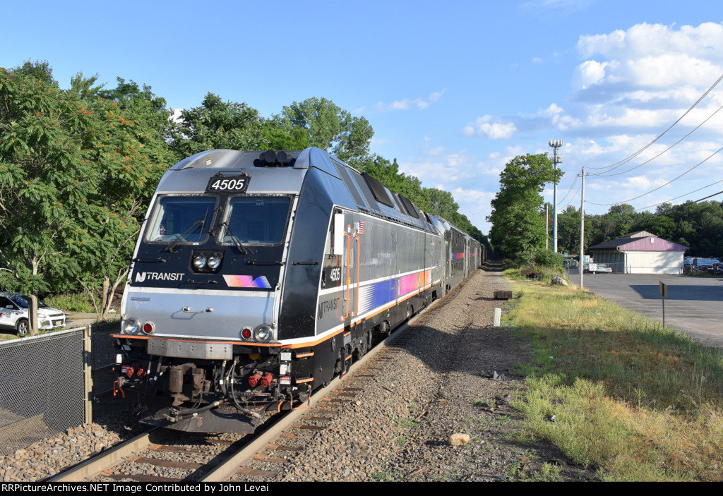 NJT ALP45DP # 4505 pushing an eastbound out of Ramsey Main St Station