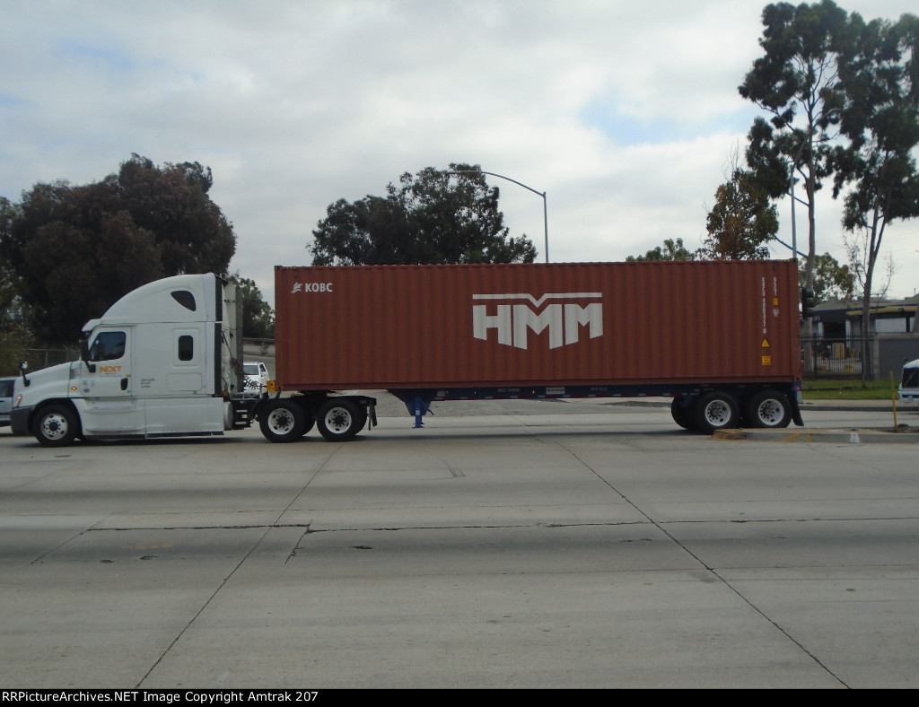 HMM Container #400322 Passes Carson