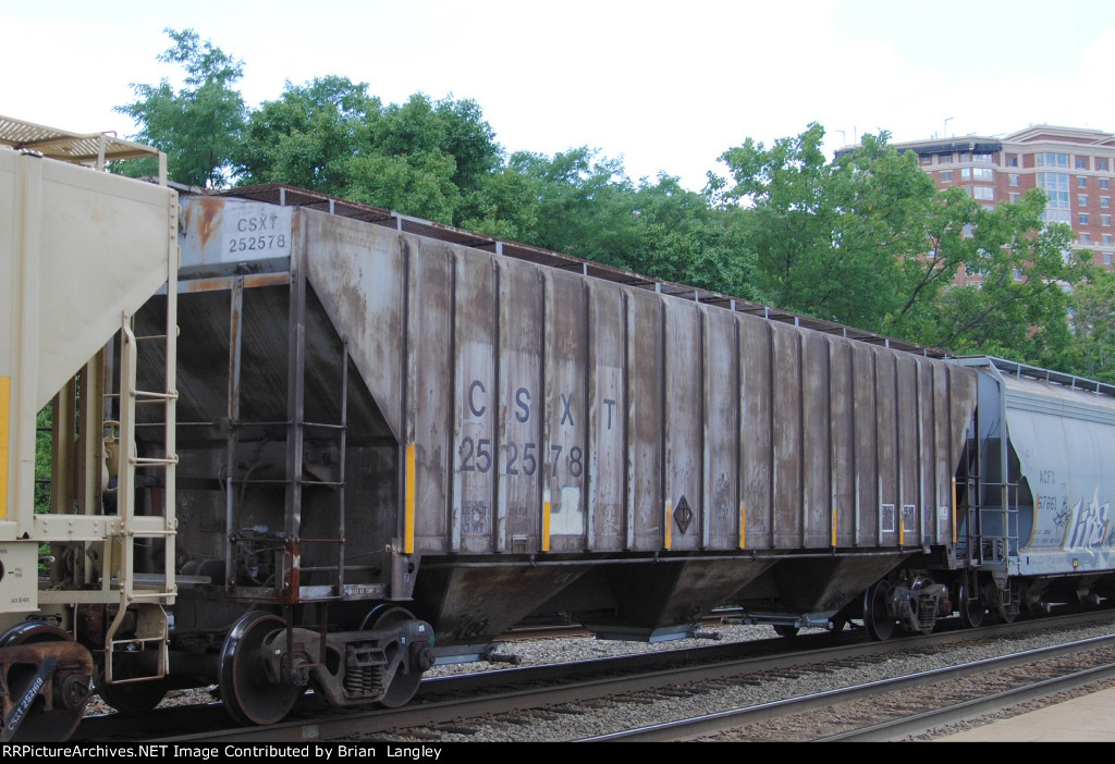252578