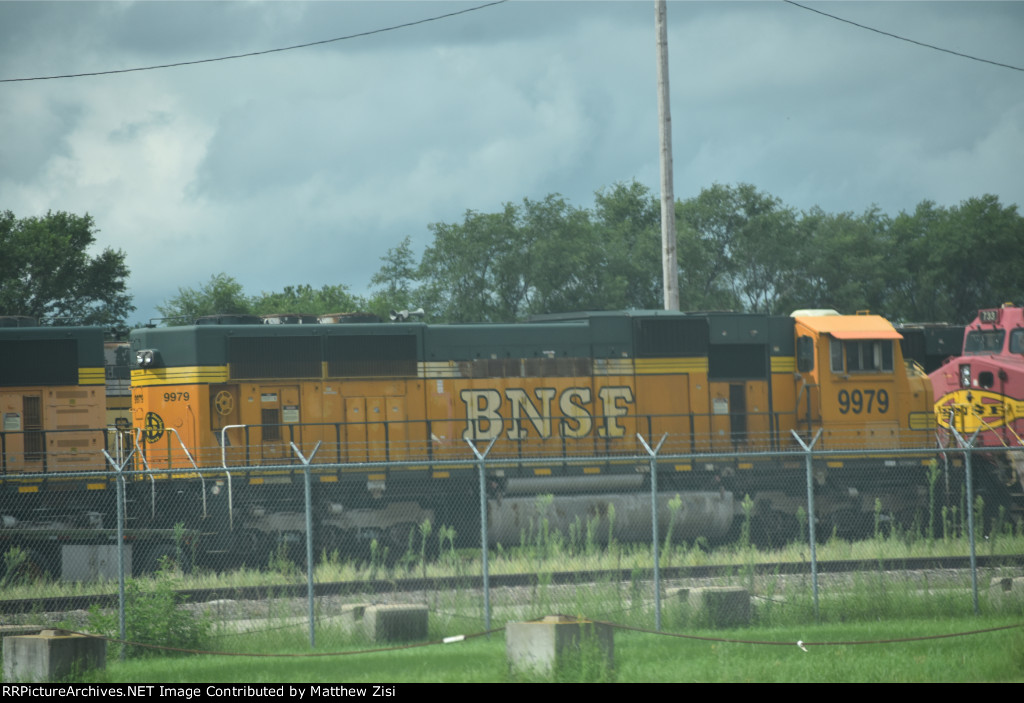 BNSF 9979