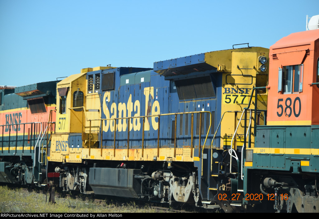 BNSF 577 B40-8