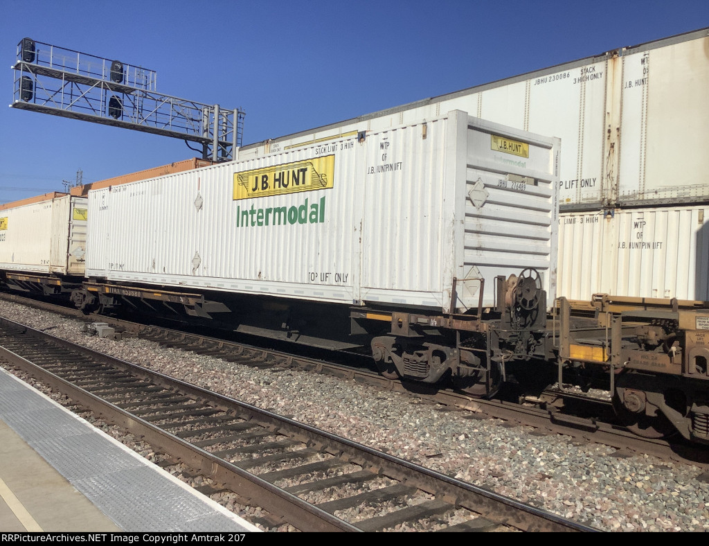 TTX Spine Car Carries a J.B. Hunt Container East at Commerce