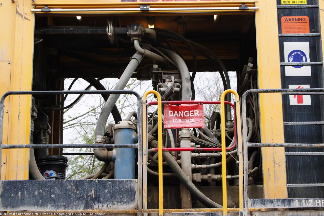 LMIX 432 - Loram Shoulder Ballast Cleaner SBC 32 (Plasser - American)