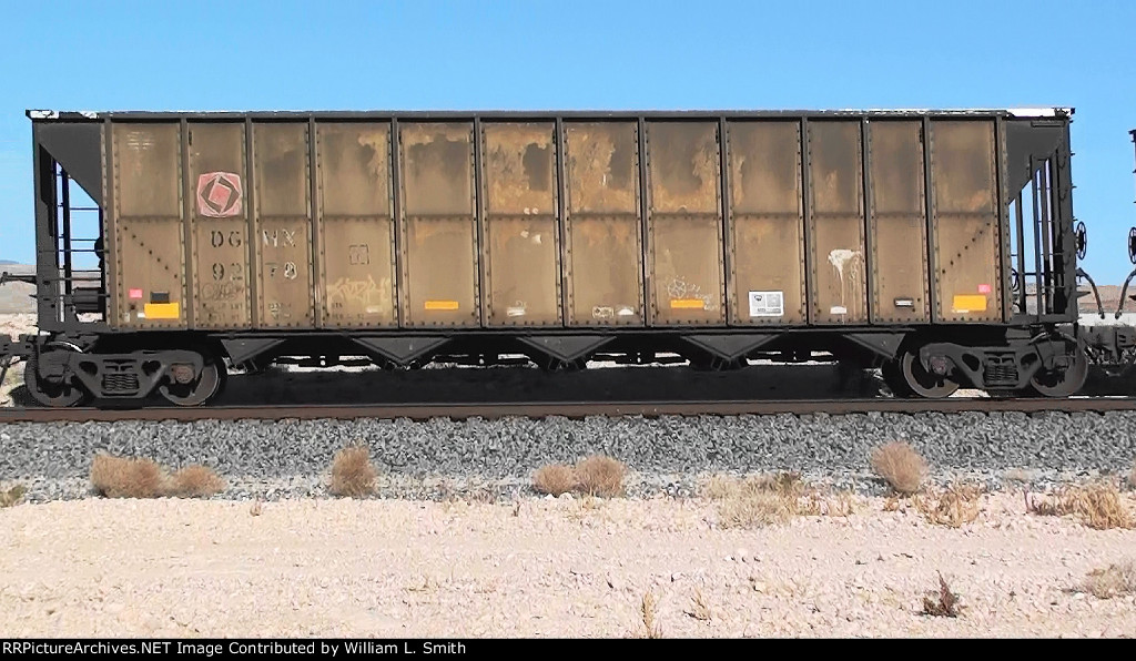 EB Empty Hopper Frt at Erie NV -11