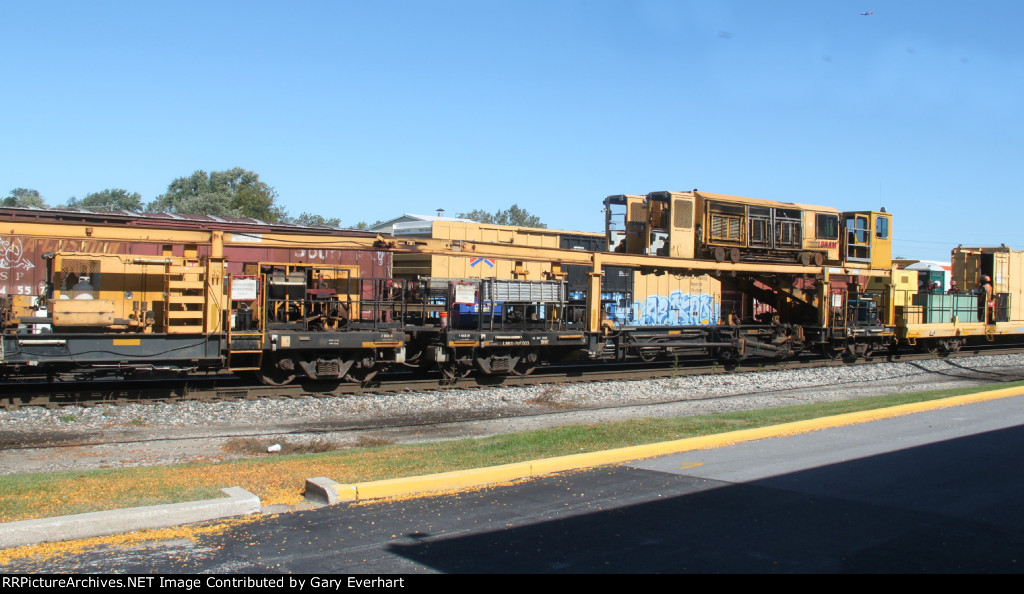 LMIX 701003- Loram Rail Train