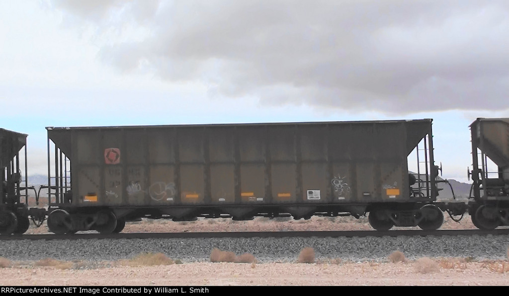 EB Empty Unit hopper Frt at Erie NV -64