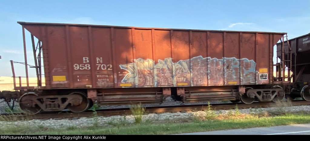 BN 958702
